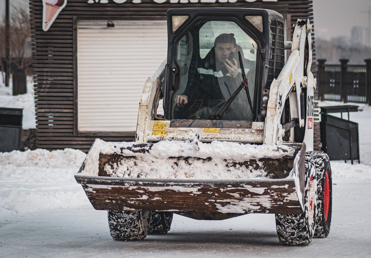 How We Clear Snow in Warehouse Facilities
