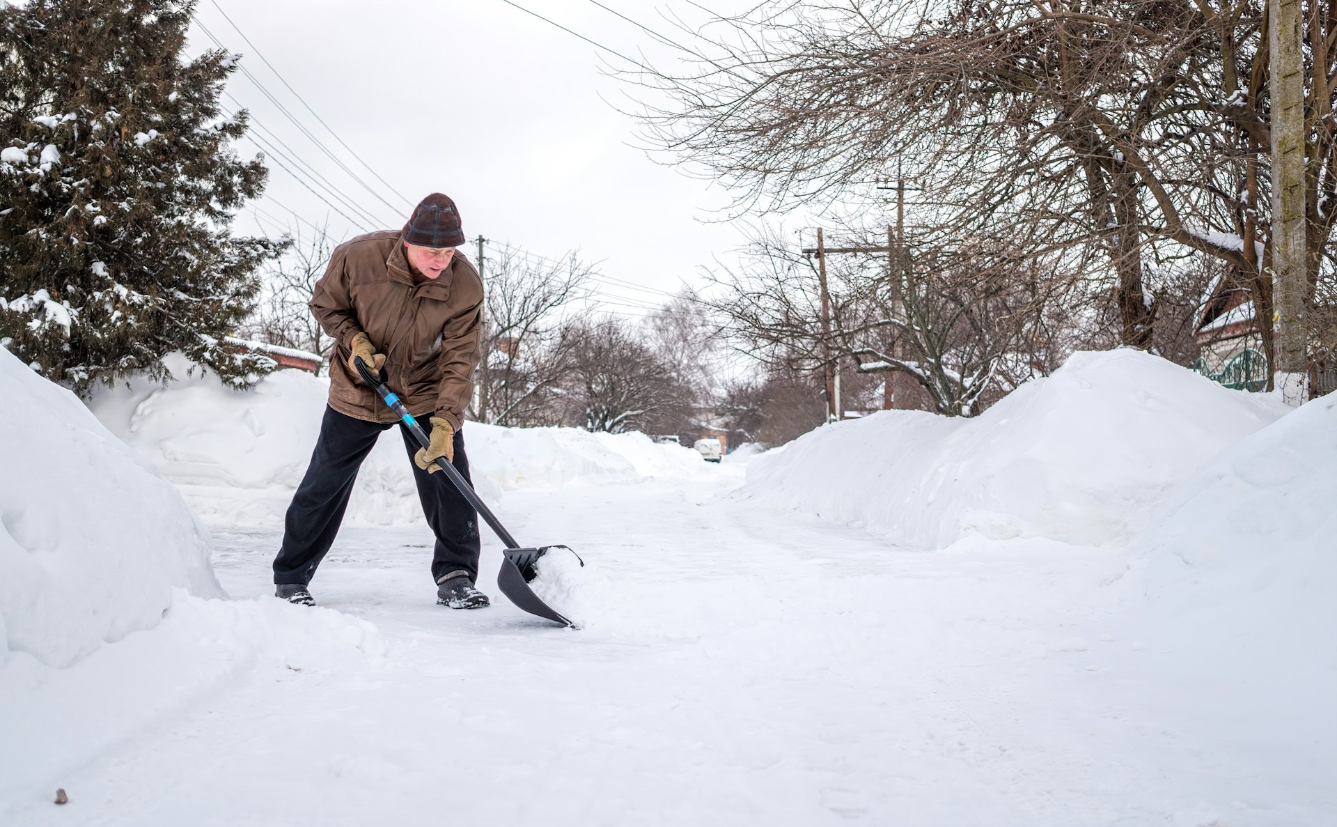 Snow Shoveling Techniques for Easy Winters